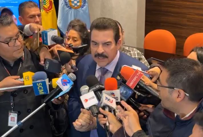 Reyes Villa presentará este jueves al TSE las firmas recolectadas para ...