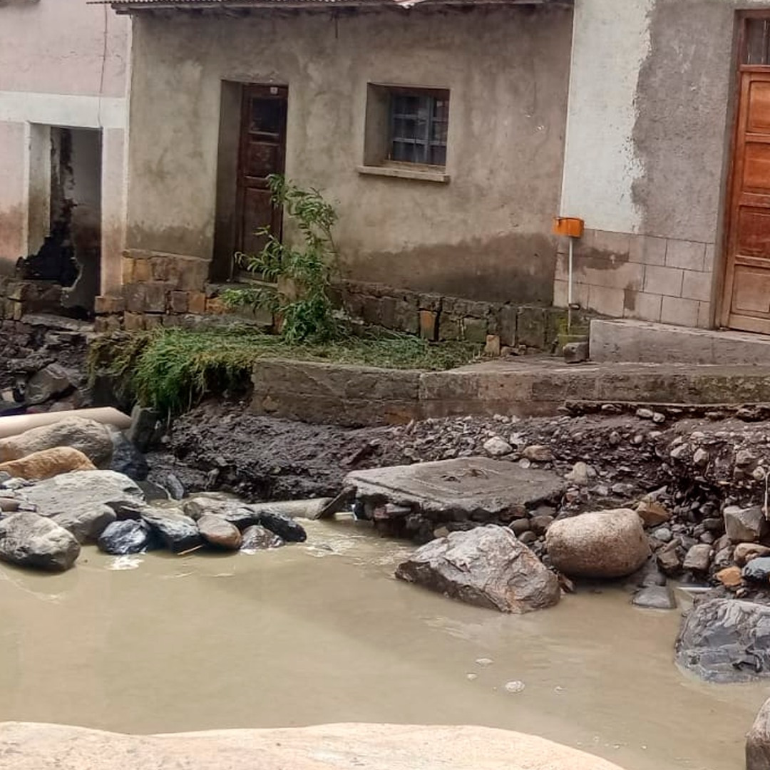 ‘Si no hubiera subido al techo, hubiera muerto’, vecinos relatan el ...